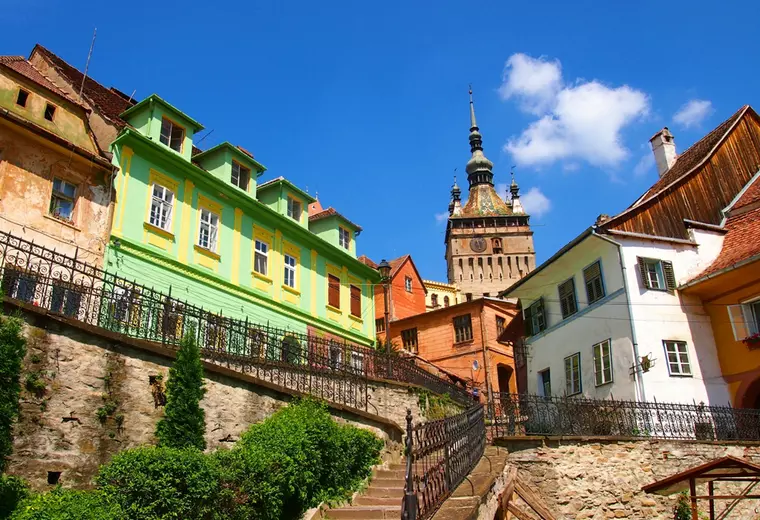 (P) Descoperă cele mai frumoase orașe din Transilvania, într-un circuit ...