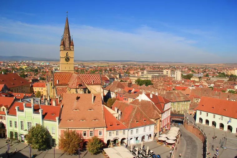 (P) Descoperă cele mai frumoase orașe din Transilvania, într-un circuit ...
