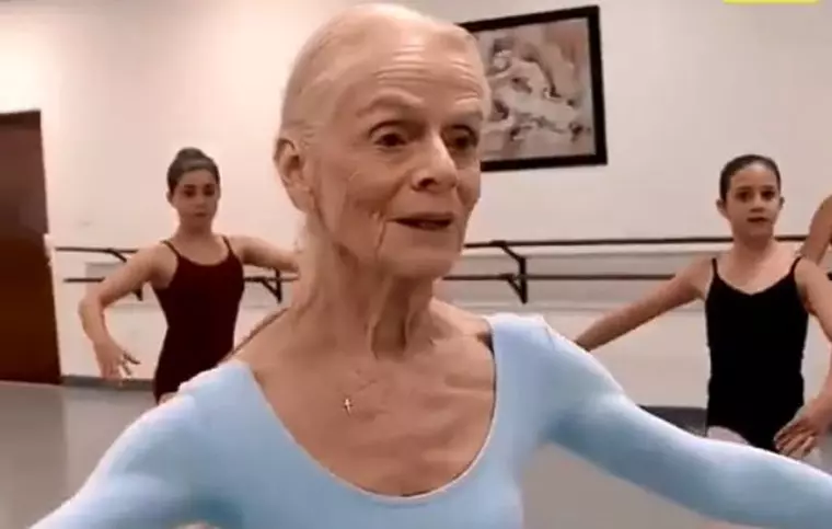 Balerină la 78 de ani. Suzelle Poole, femeia care inspiră tinerii să ...
