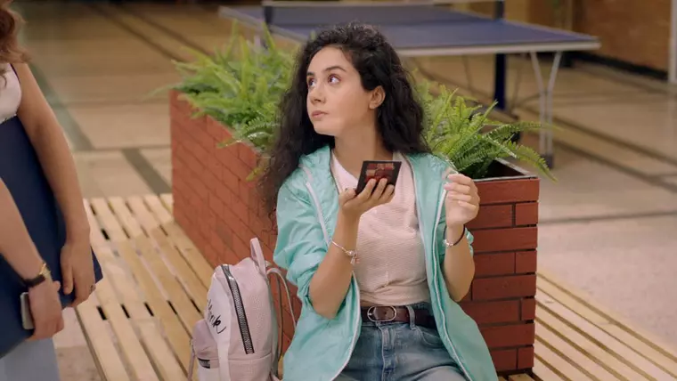 EXCLUSIV Interviu cu Azaleea Necula, tipa creață și adorabilă din ...