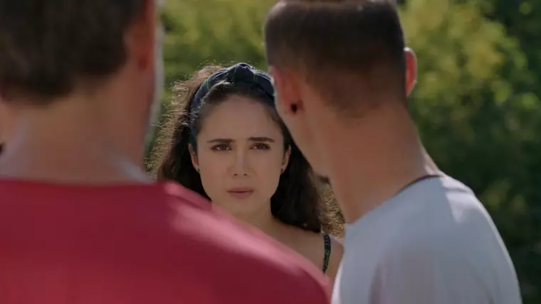 EXCLUSIV Interviu cu Azaleea Necula, tipa creață și adorabilă din ...