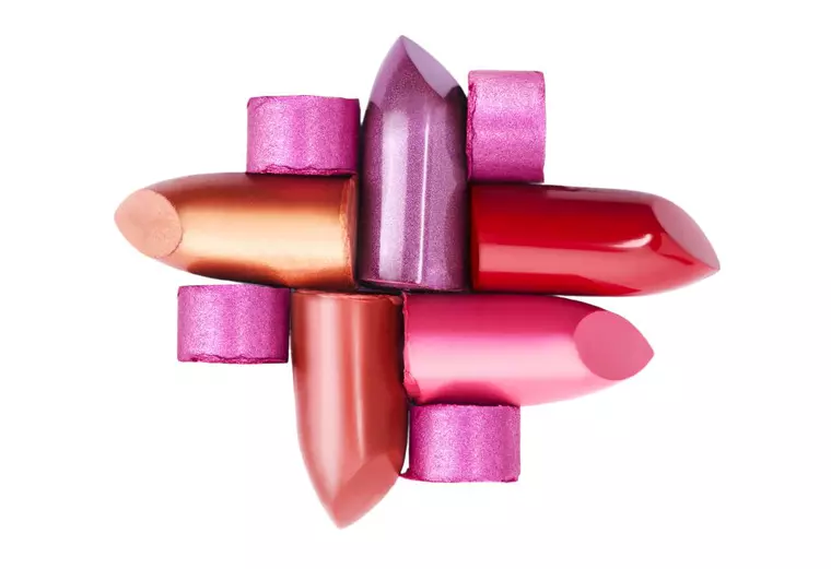 Nuanțe de ruj care te îmbătrânesc. Specialiștii spun ce culori trebuie ...