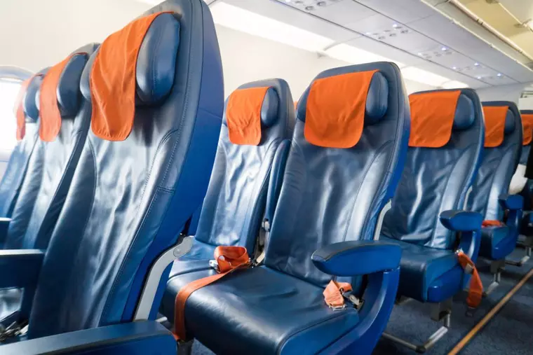 Care sunt locurile sigure din avion. Pe ce criterii trebuie să le alegi ...