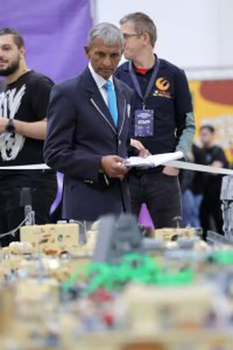 RoLUG și LEGO® România primesc titlul GUINNESS WORLD RECORDS™ pentru ...