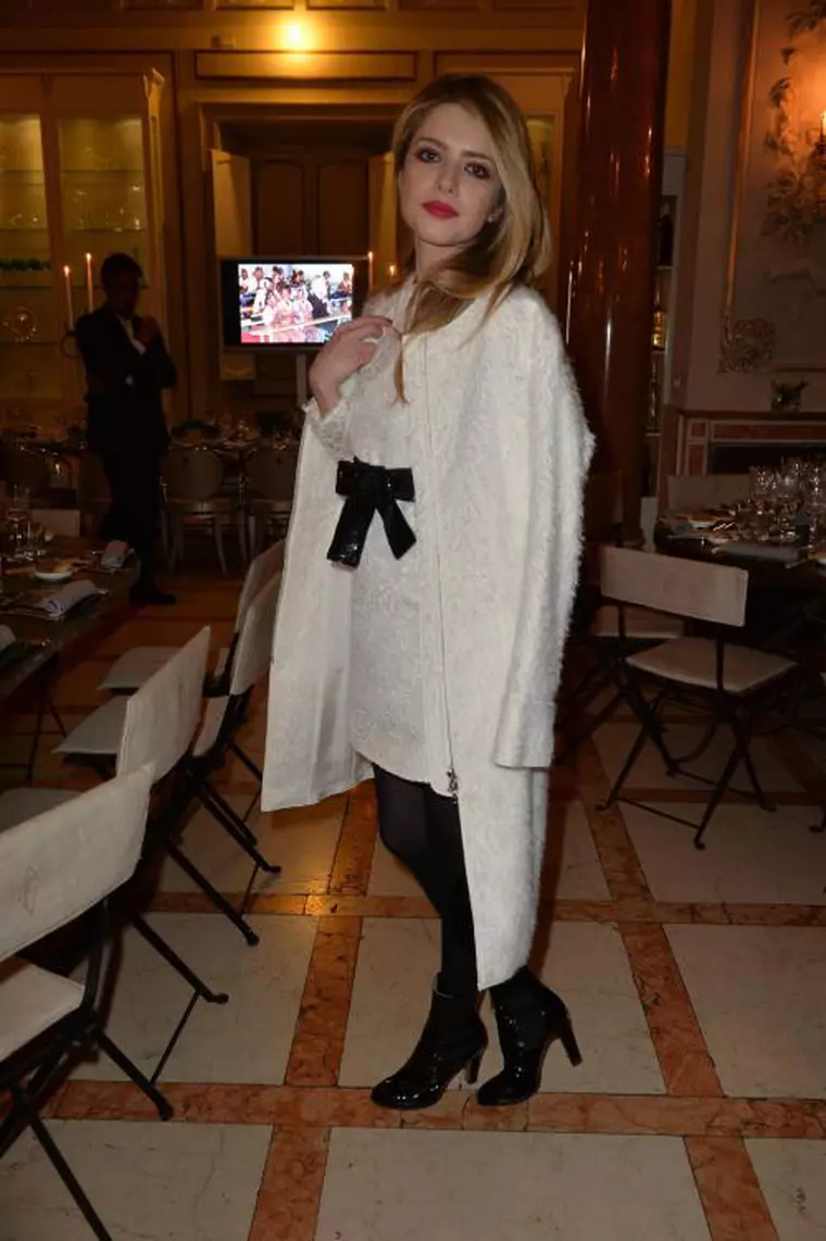 Alexandra Dinu – Elegantă în alb şi negru la Roma | Viva.ro