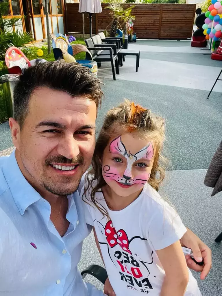 Stiri Directe - Elena Udrea, poze noi cu fiica sa și un mesaj special ...