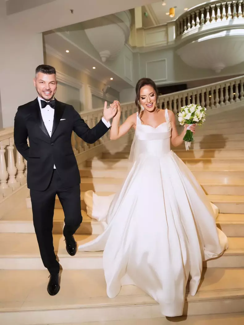 Valentin Luca și Roxana Ghiorghian s-au căsătorit religios. Imagini ...