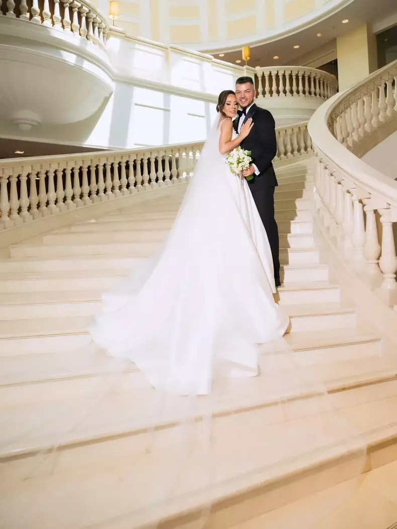 Valentin Luca și Roxana Ghiorghian s-au căsătorit religios. Imagini ...