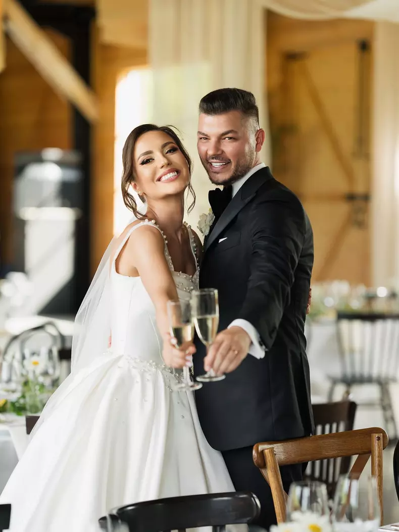 Valentin Luca și Roxana Ghiorghian s-au căsătorit religios. Imagini ...