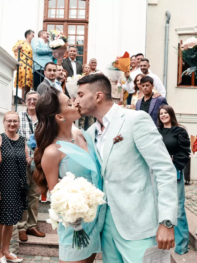 Ana-Maria Barnoschi și Vlad Bălău, un an de la cununia civilă. Imagini ...