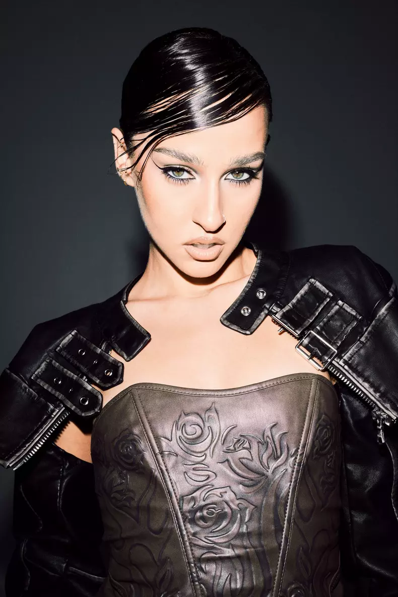 holy molly 1 | Unica.ro