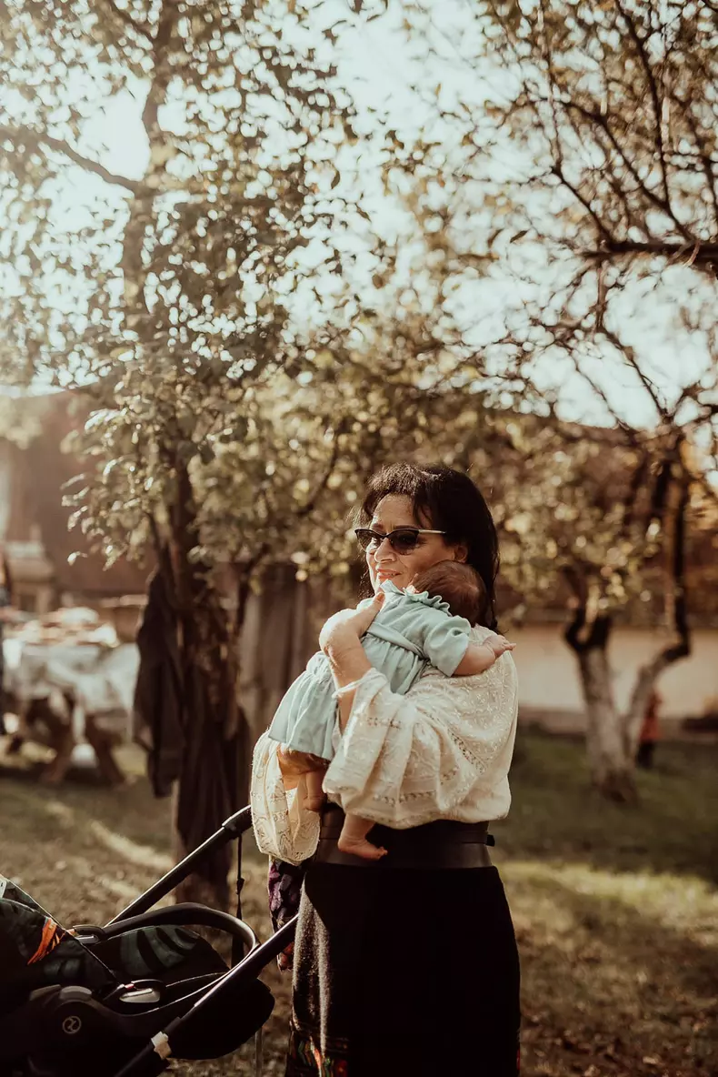 Laura Cosoi, imagini de colecție cu mama și sora ei. Ce mesaj ...