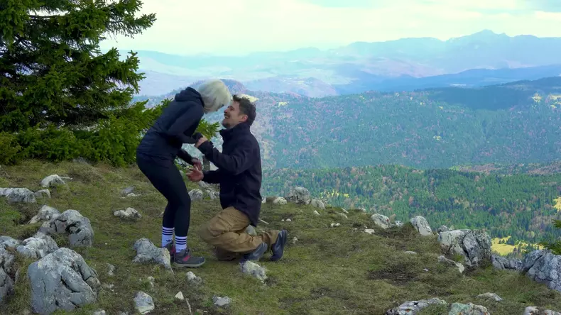 Andrei Leonte și Laura Popa s-au logodit (2) | Unica.ro