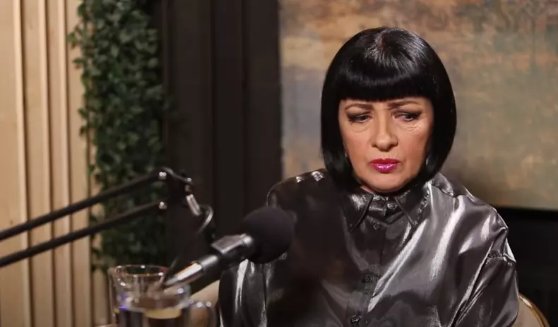 neti sandu 54 | Unica.ro