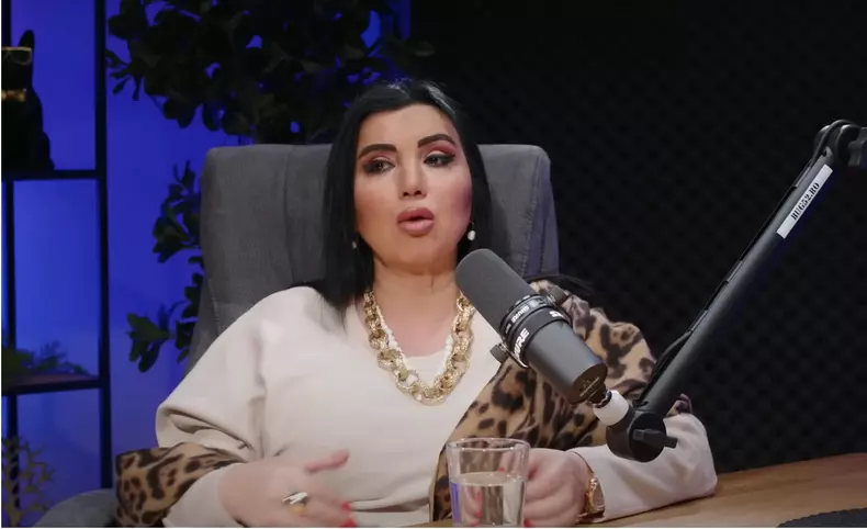 adriana-bahmuteanu-1-4 | Unica.ro