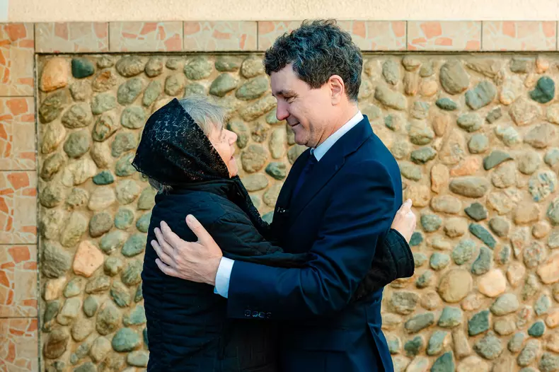 nicusor dan imbratisare | Unica.ro