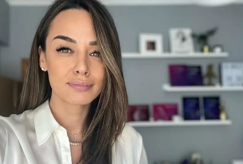 Andreea Raicu a fost protagonista unui pictorial nud. A pozat mai ...