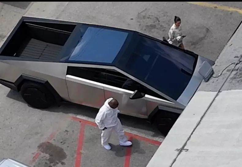 *EXCLUSIVE* Kanye West and Bianca Censori arrive at warehouse in Tesla ...