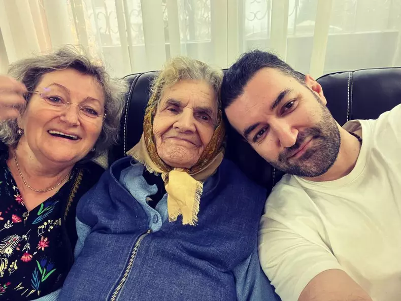 cine-este-si-cum-arata-mama-lui-smiley-1 | Unica.ro