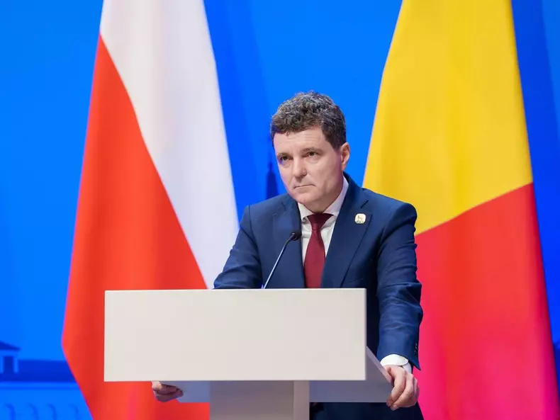 Fiica lui Nicușor Dan, Aheea, la învestirea tatălui ei în funcția de ...