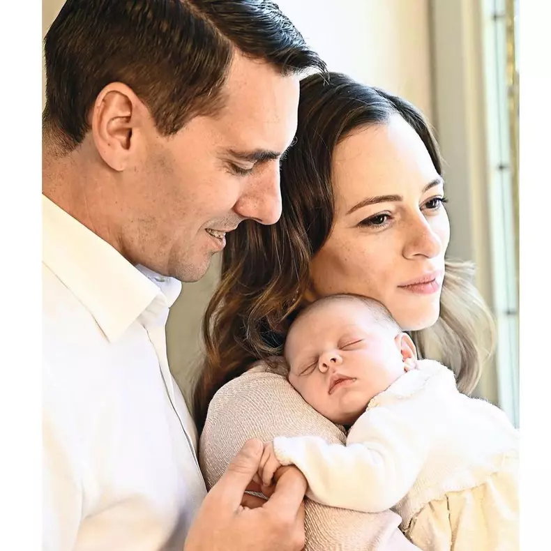 Nicolae al României, Alina Maria de Roumanie și fiica lor Maria ...