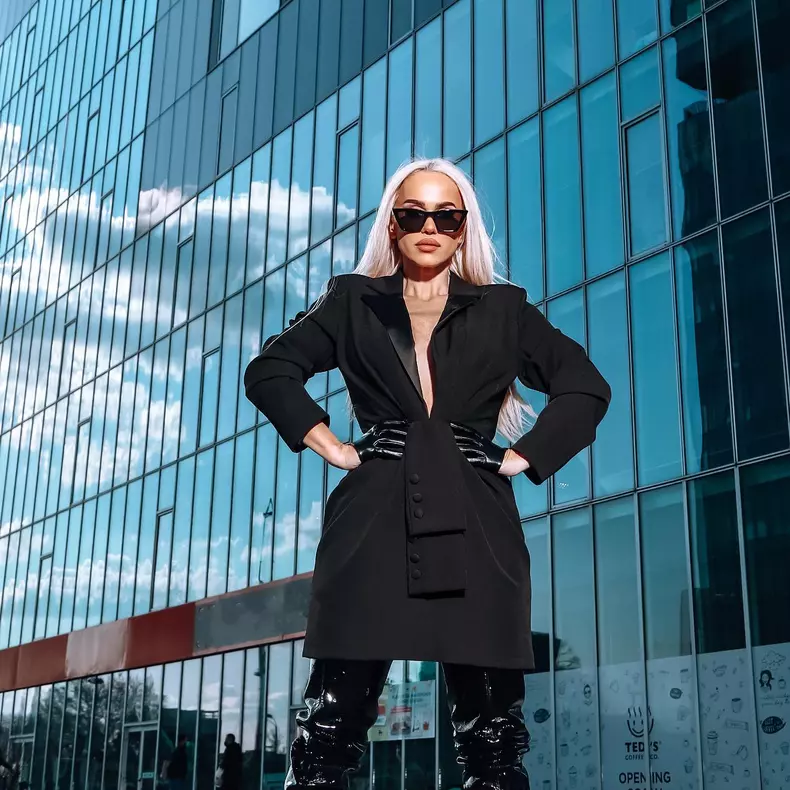 Anda Adam | Unica.ro