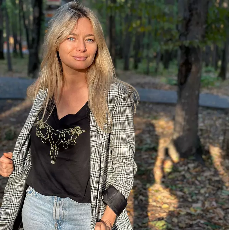 Laura Cosoi in parc | Unica.ro