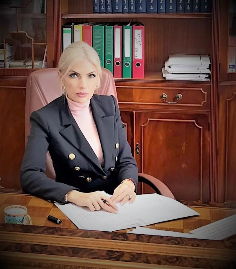 casa laura vicol8 | Unica.ro