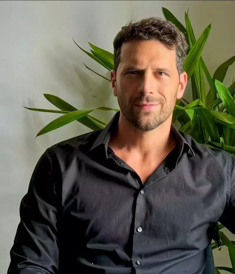 Adrian Nartea, la un pas de divorț. Ce a dezvăluit actorul despre problemele din căsnicia lui ...