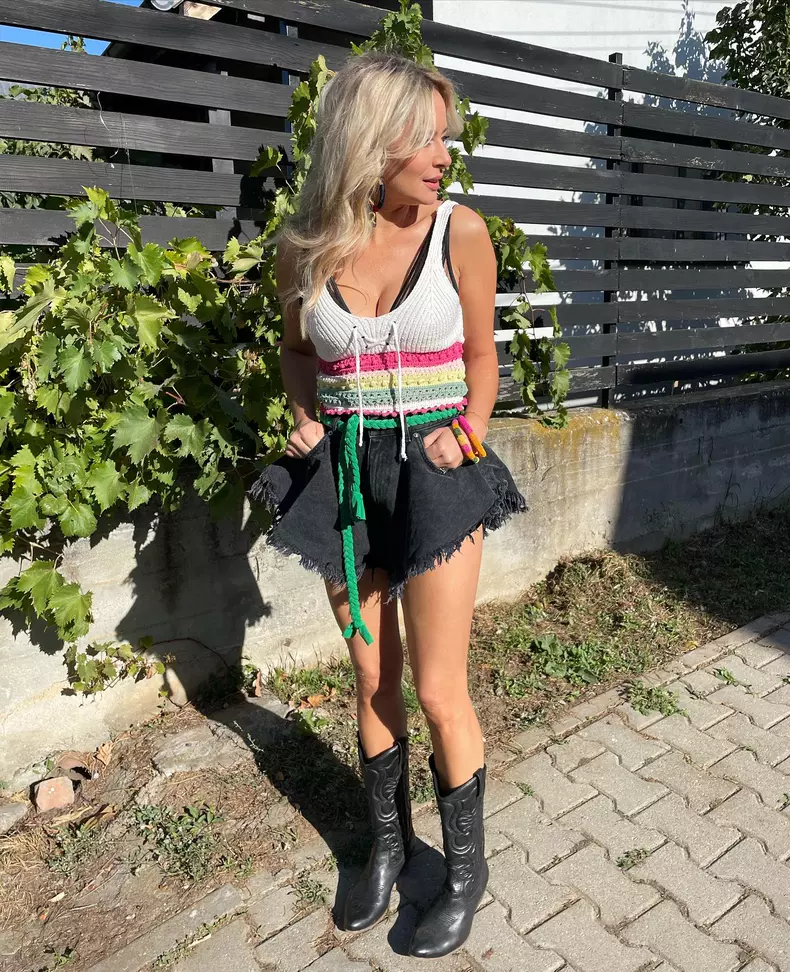 laura cosoi img | Unica.ro