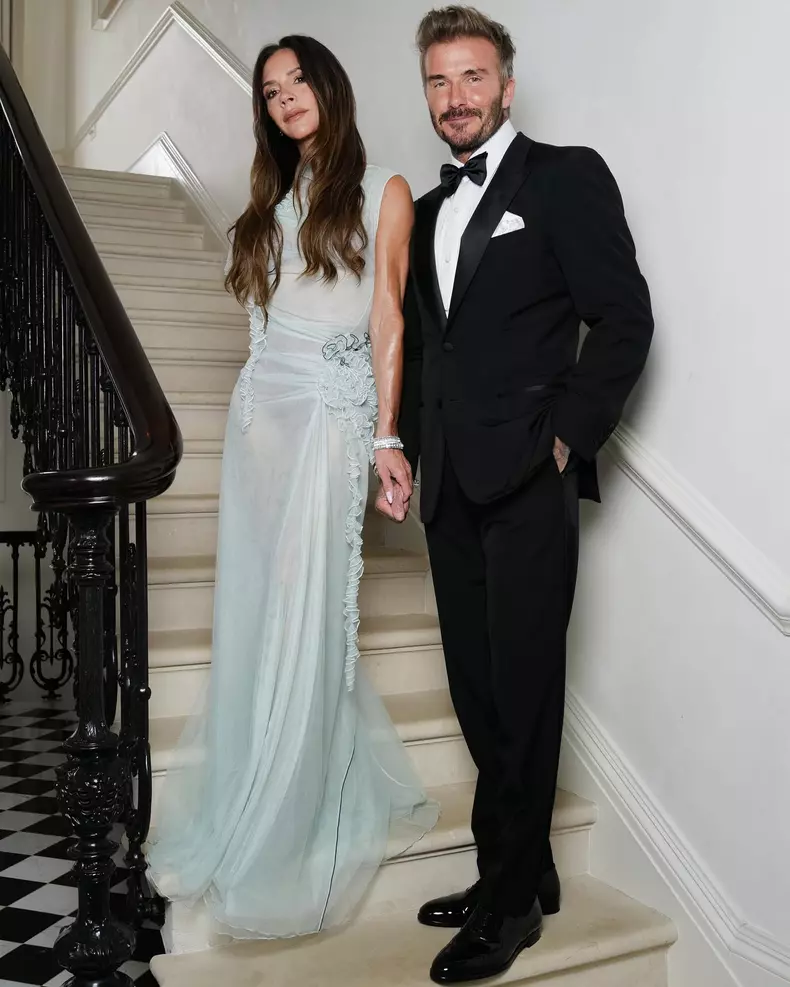 Victoria și David Beckham, la aniversarea de 50 de ani a creatoarei de ...