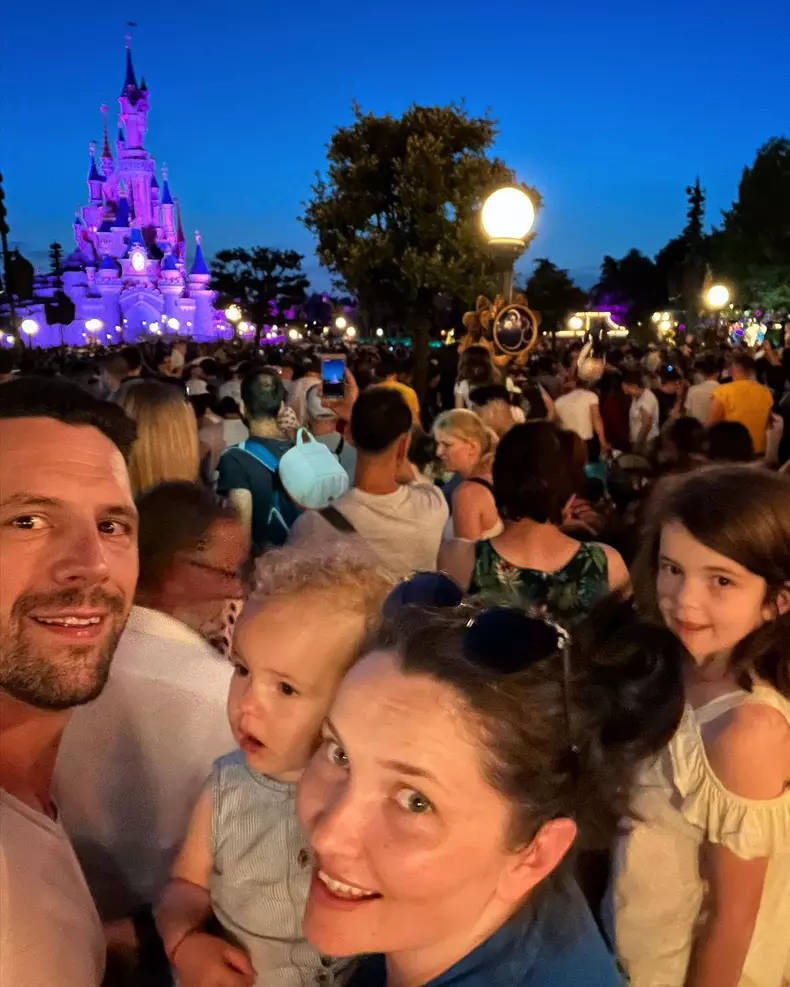 Imaginile adorabile cu Adi Nartea și familia sa la Paris. Ce și-a ...