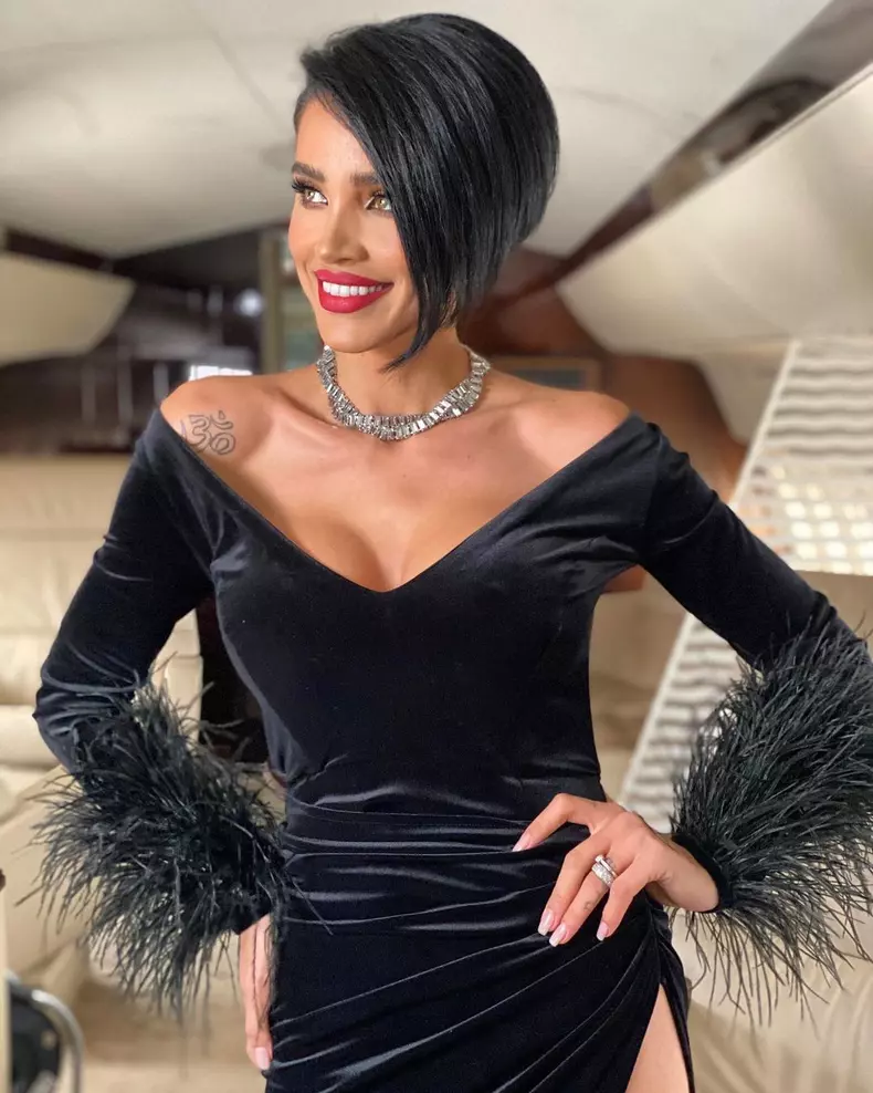 Adelina Pestrițu | Unica.ro