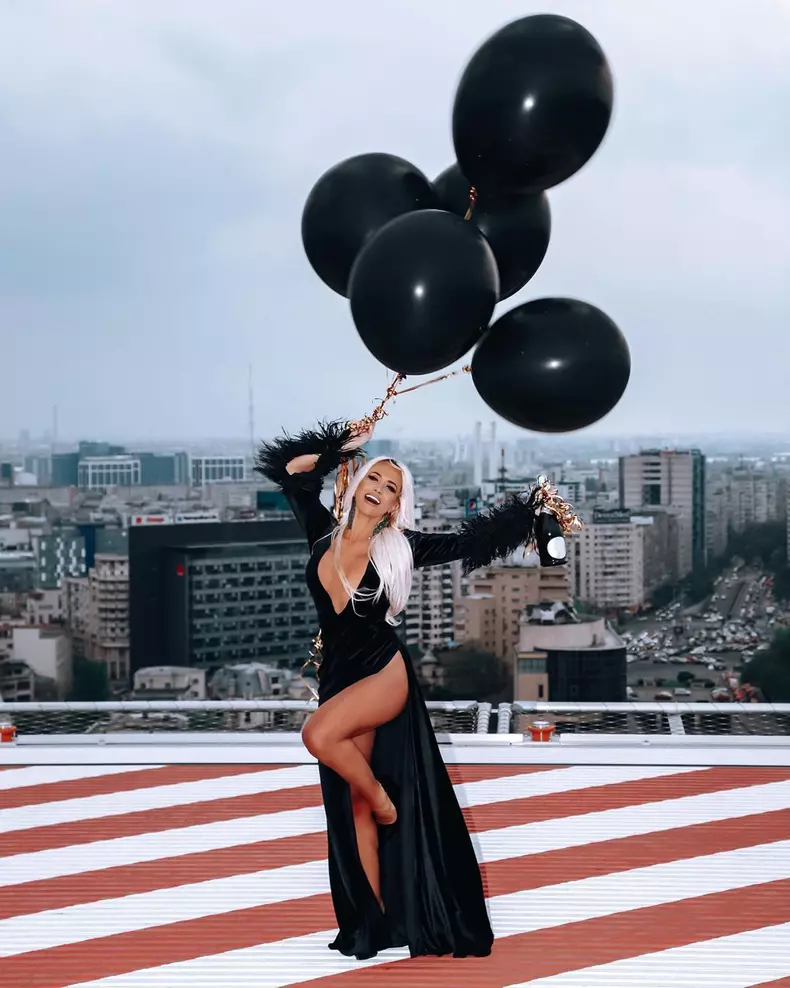 Anda Adam iubit | Unica.ro