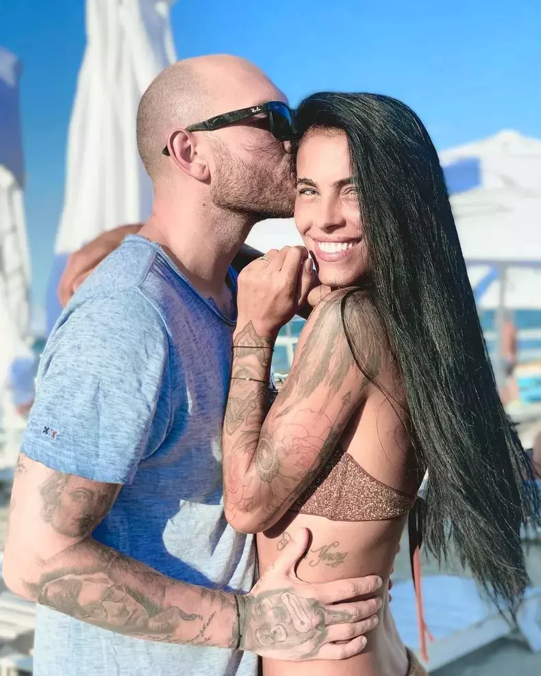 Ce fel de soție era Livia Eftimie, fosta parteneră de viață a lui Cătălin Bordea. Nașa lor de ...