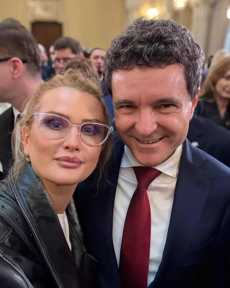 Corina Băcanu Călărașu, Delia și Lora la învestirea lui Nicușor Dan în ...