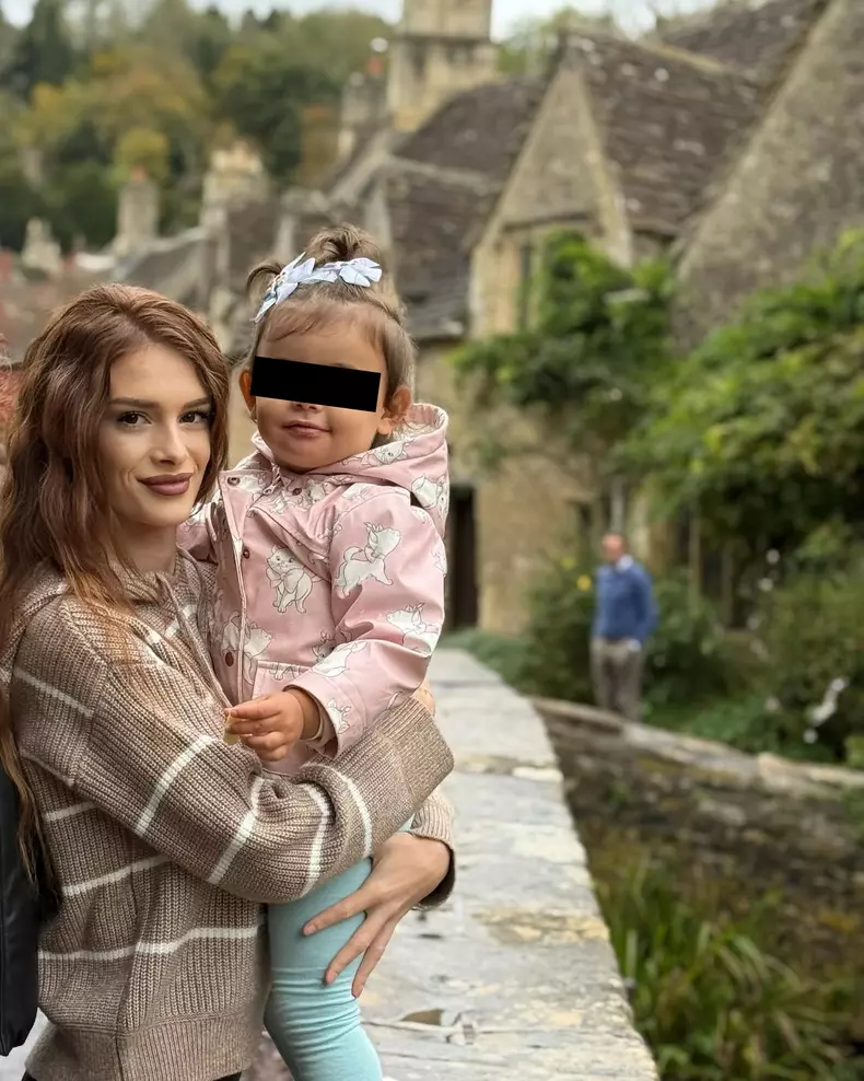 Teodora Marcu și fiica ei, Emma (1) | Unica.ro