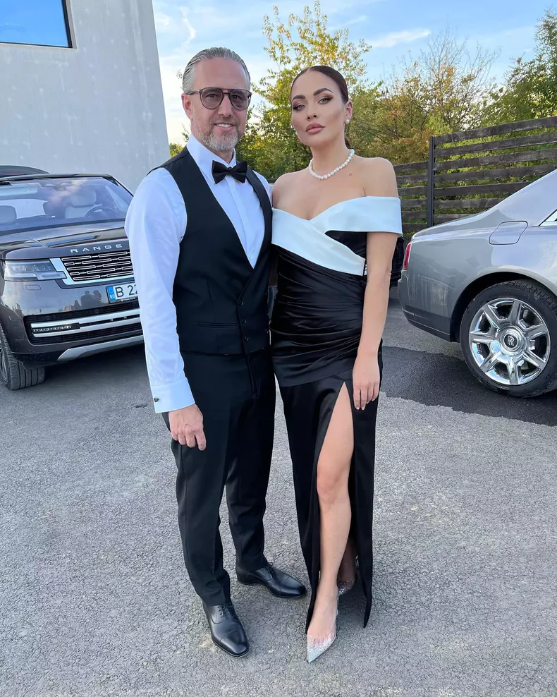 Laurențiu Reghecampf, logodnica lui, Corina Caciuc, și băieții lor, Liam și Landon | Unica.ro