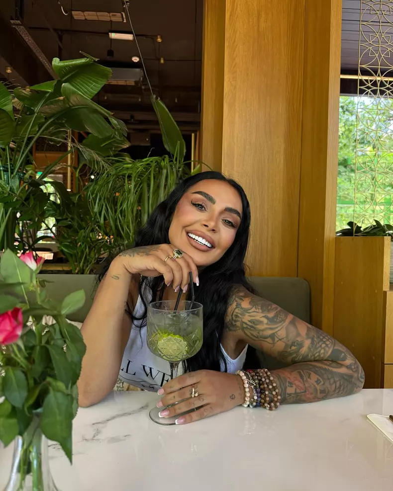 Naba Salem (5) | Unica.ro