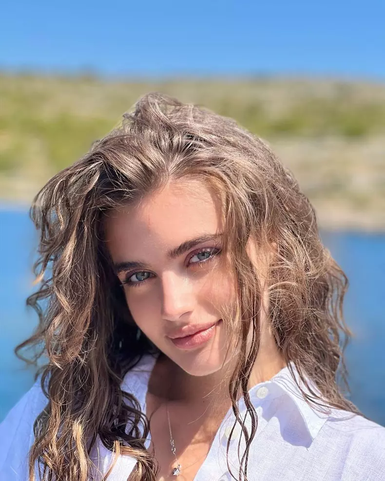 Cine este Ana Bodea, protagonista serialului „Lia”. A absolvit Şcoala ...