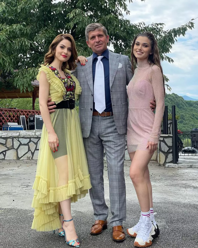 Sora lui Theo Rose a făcut spectacol la nunta artistei. Raluca Diaconu a cântat invitaților ...
