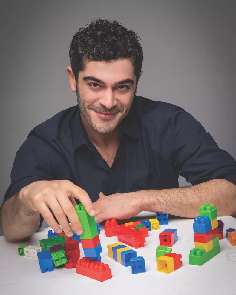 Hande Erçel și Burak Deniz fac pereche într-un nou serial. Ce știm ...