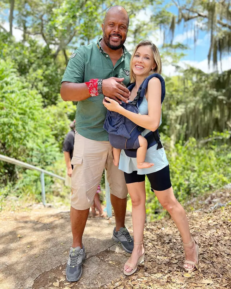 Cabral, imagine emoționantă cu cei trei copii ai lui. Inoke, îmbrăcată ...