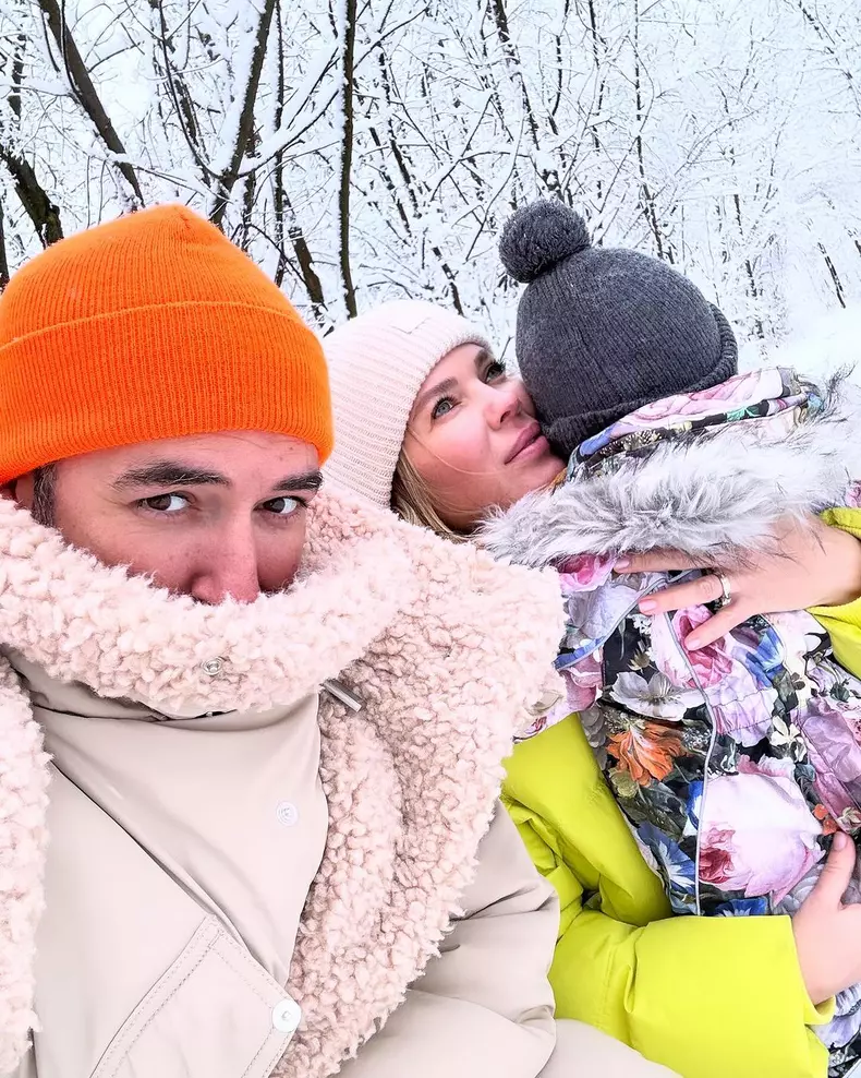 Fiica lui Smiley și a Ginei Pistol a împlinit 3 ani. Noi poze adorabile ...