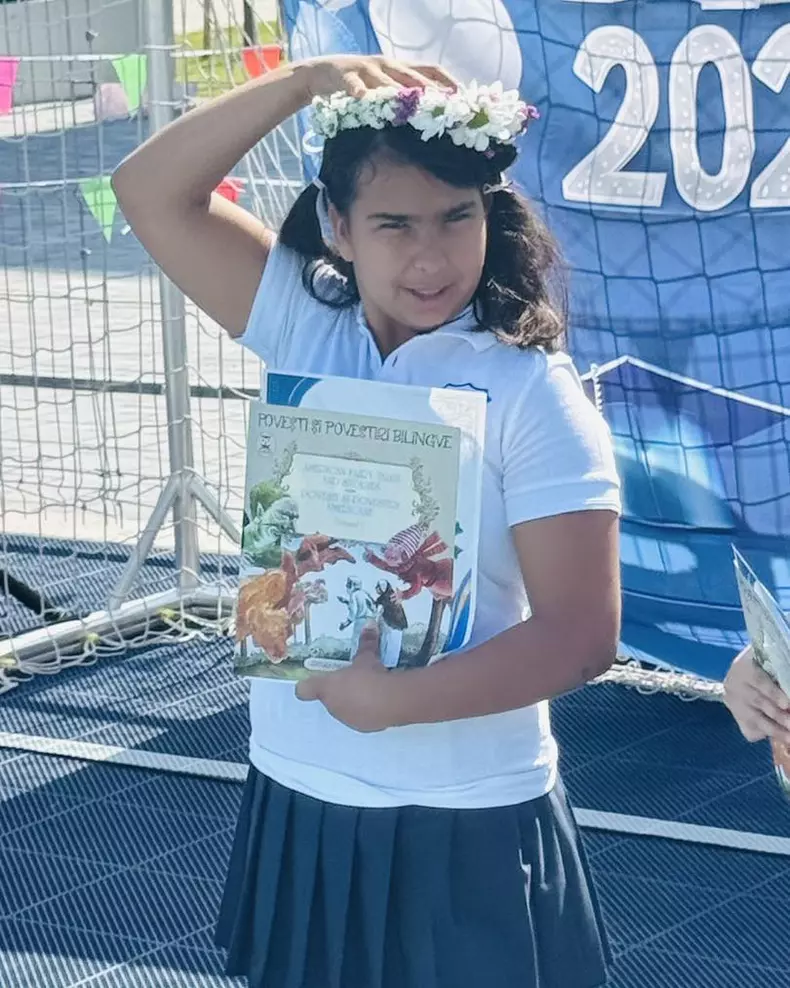 Victor Ponta și Daciana Sârbu, împreună la absolvirea fiicei lor ...