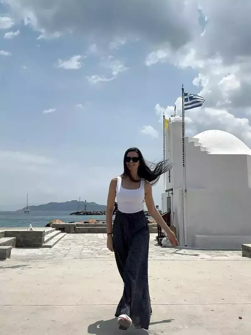 Iulia Pârlea, răsfăț cu fistic, în Grecia. „Nu cred că-mi mai trebuie ...