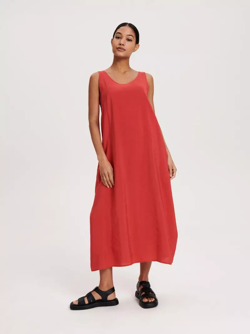 Rochii midi cu stil pentru fiecare ocazie de la Reserved!