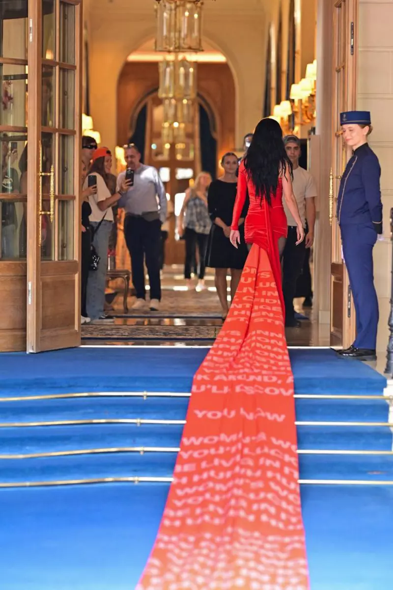 Katy Perry anunță lansarea unei noi piese într-o manieră inedită. Cum a ...