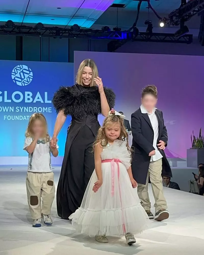 Jessica Biel, apariție rară cu cei doi fii ai ei și ai lui Justin ...