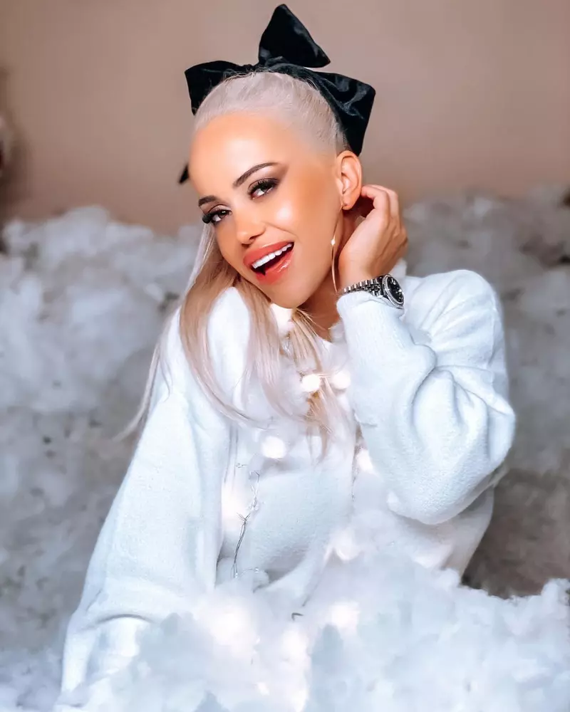 Anda Adam a împlinit 41 de ani. Cum arăta cântăreața când s-a lansat ...